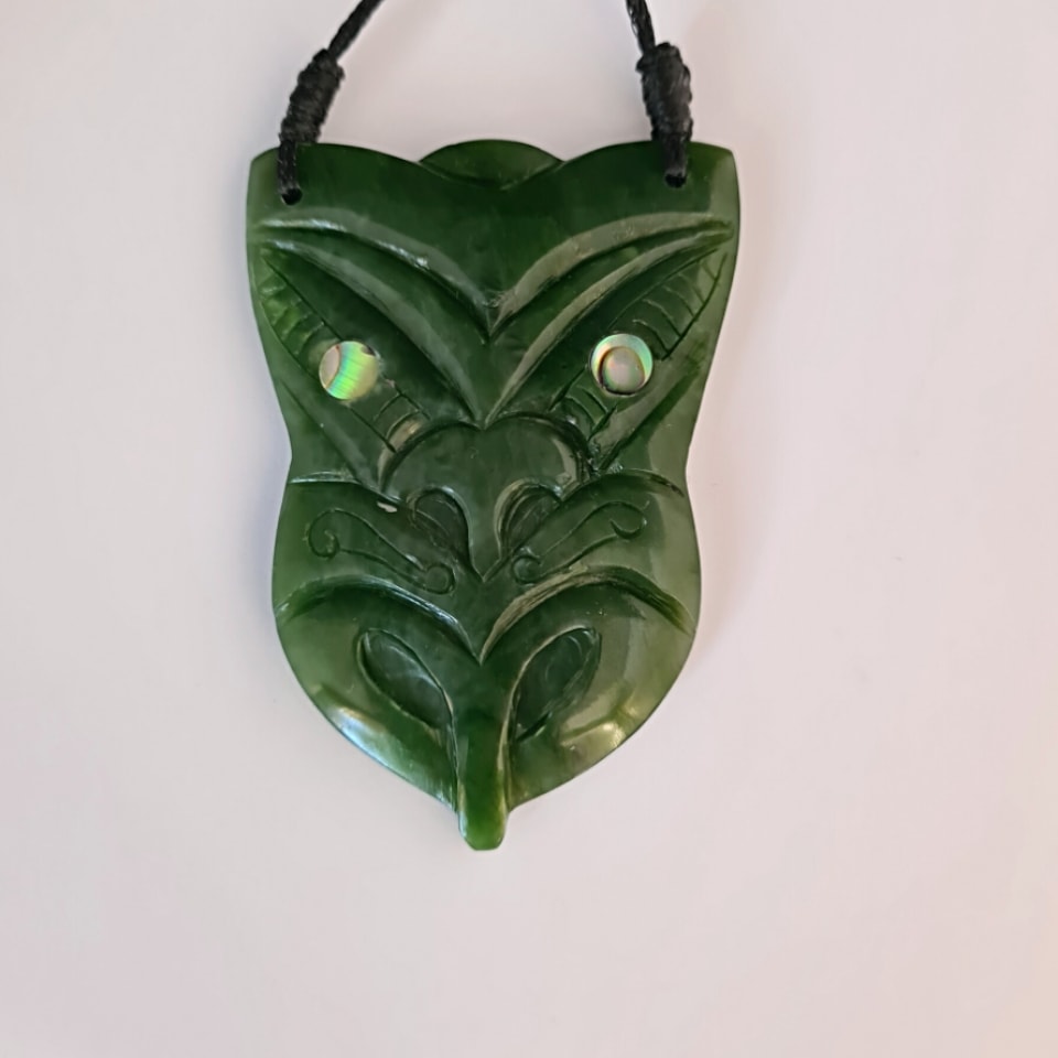 Pounamu Wheku Mask – KreatioNZ Taonga